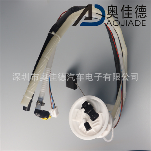 奔驰 CLS550 CLS63 AMGCLK350（副泵）2114704094