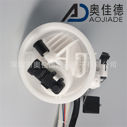 奔驰 CLS550 CLS63 AMGCLK350（副泵）2114704094